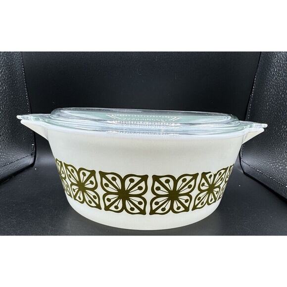 Pyrex | Dining | Vintage Pyrex Verde Square Green Flower 475b 2 2 Qt ...